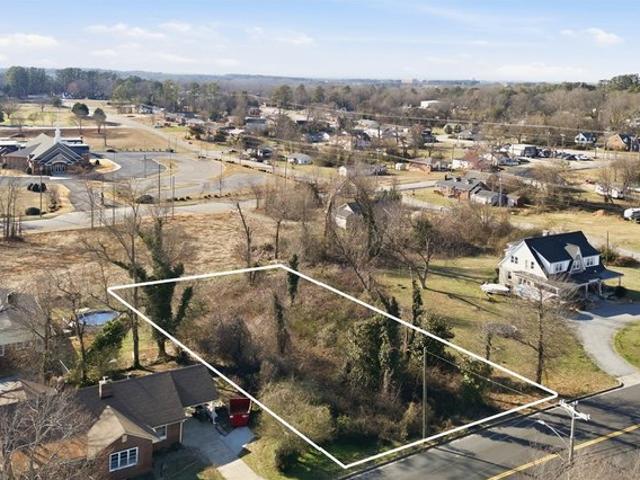 S Fairplay St, Seneca, SC 29678