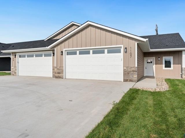 S Foss Ave, Sioux Falls, SD 57110