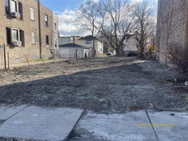 S Forest Ave