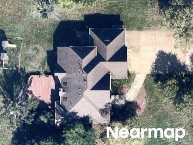 S Foxwood Dr
