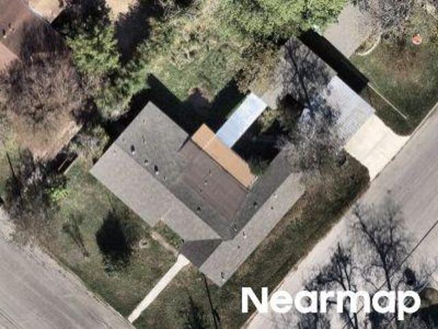 S Hackberry Ave