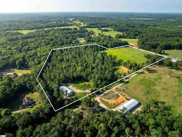 S Harper St, Laurens, SC 29360