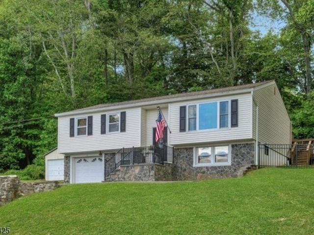 S Hillside Dr, Mount Olive Township, Home For Sale