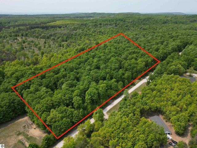 S Honeybee Rd, Empire, MI 49621