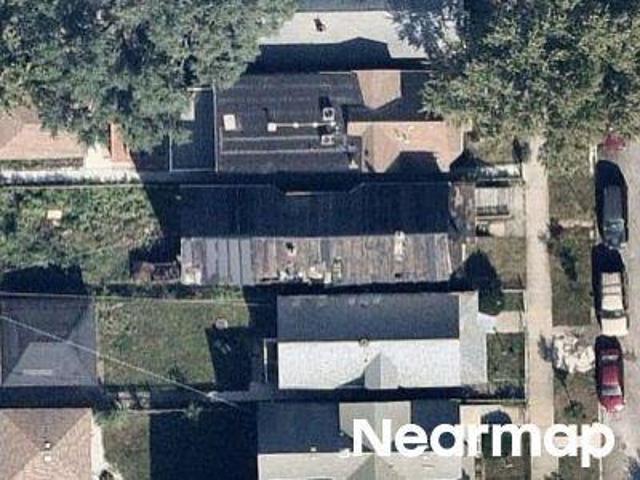 S Justine St