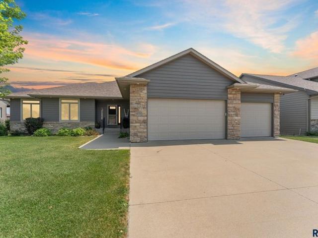 S Kinderhook Ave, Sioux Falls, SD 57106