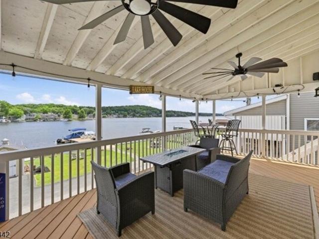 S Lakeside Ave, Jefferson Township, Home For Sale