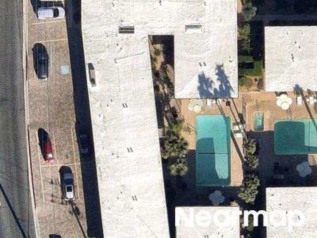 S Palm Canyon Dr