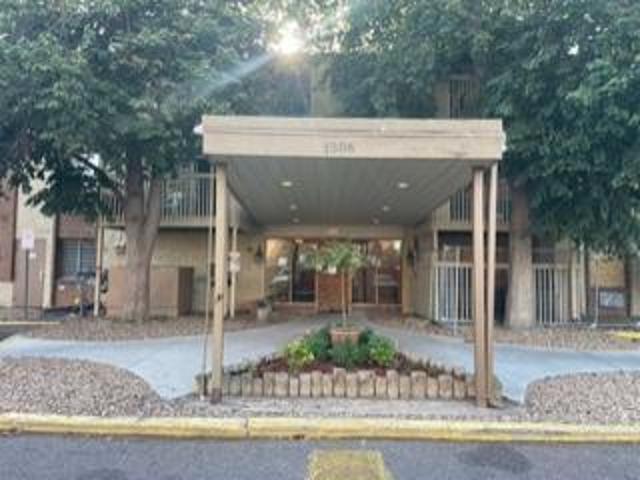 S Parker Rd Apt 203