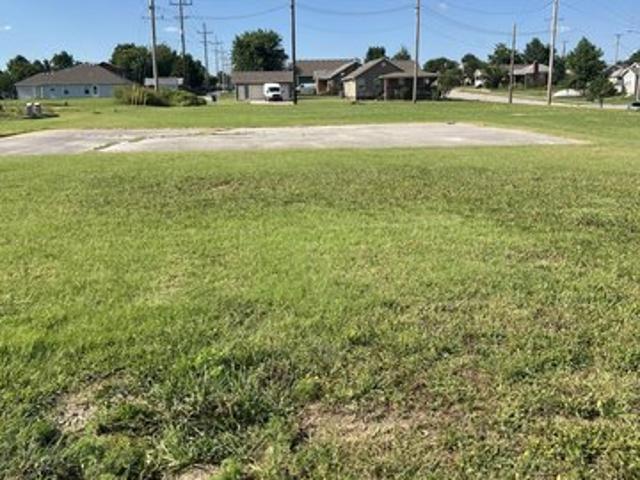 S Pearl S, Joplin, MO 64804