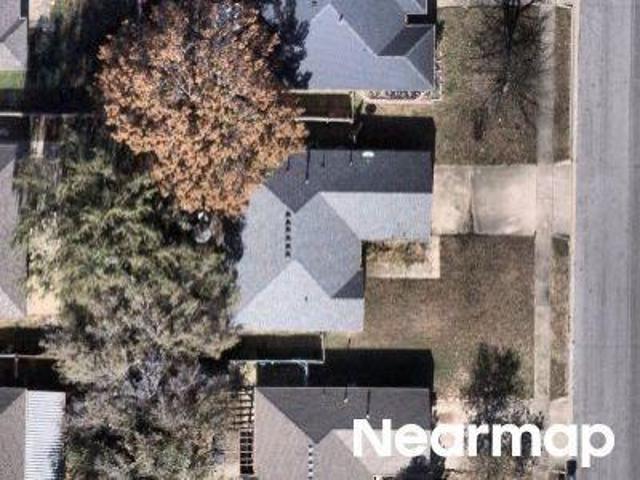 S Pepper Tree Ln
