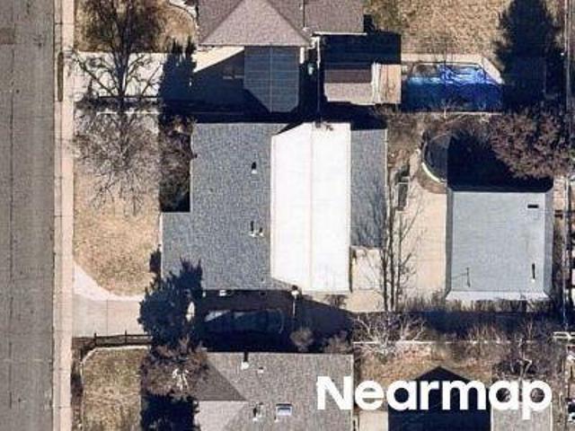 S Perry St
