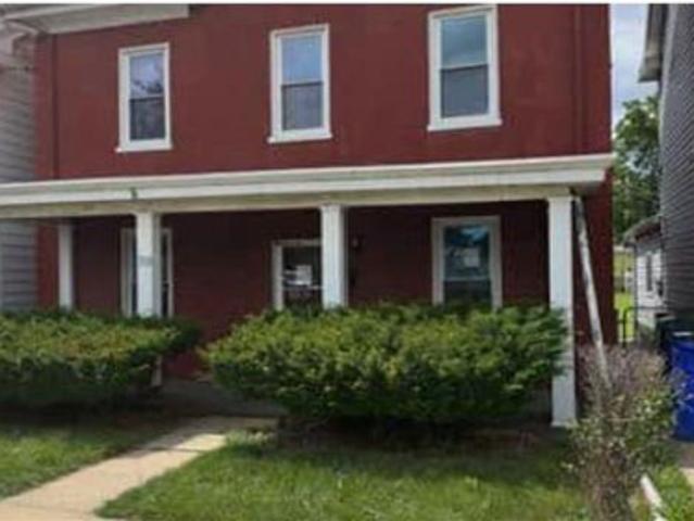 S Potomac St