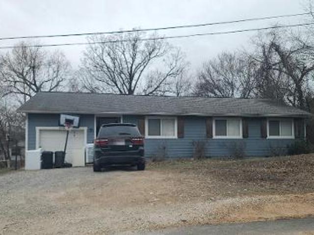 S Redbud Dr