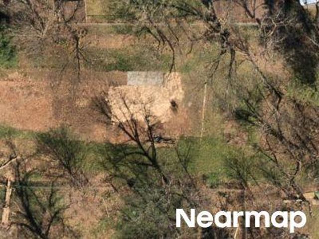 S Redwood Ln