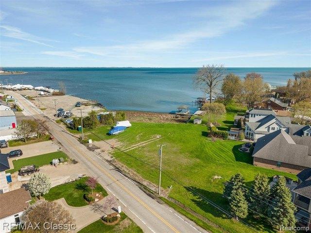 S River Rd, Harrison Township, MI 48045