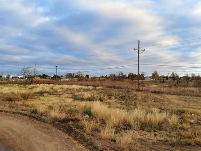 S Robey Ave, Fritch, TX 79036