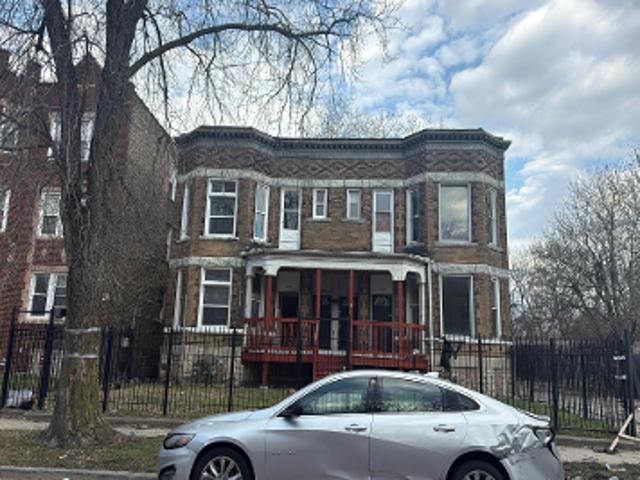 S Stewart Ave