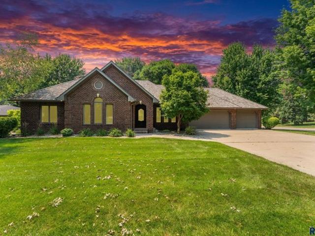 S Sand Cherry Cir, Sioux Falls, SD 57108