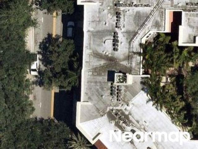 S Sapodilla Ave