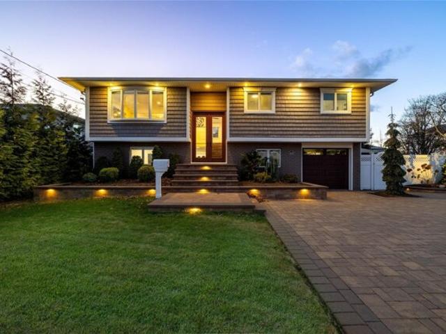 S Seamans Neck Rd, Seaford, Home For Sale