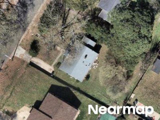 S Smallwood Pl