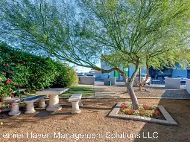 S&T Plaza Apartments 2 Bedroom Apartment for Rent at 2130 W Indian School Rd, Phoenix, AZ 85015