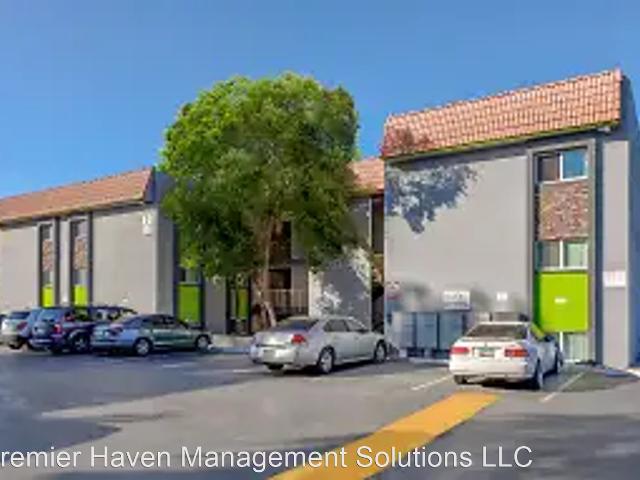 S&T Plaza Apartments 2 Bedroom Apartment for Rent at 2130 W Indian School Rd, Phoenix, AZ 85015