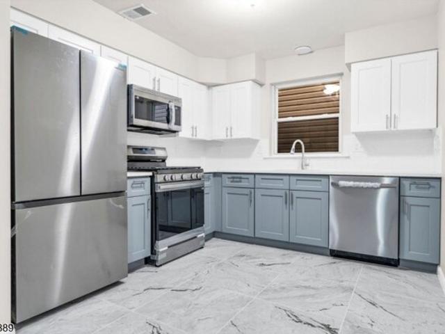 S Th St, Newark, Home For Sale