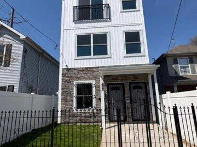 S Th St, Newark, Home For Sale