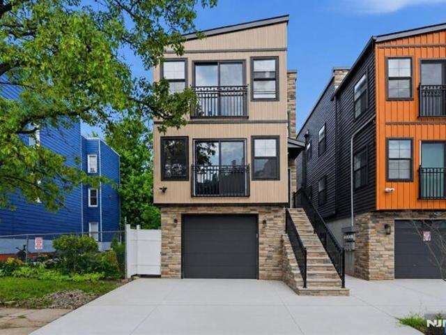 S Th St, Newark, Home For Sale