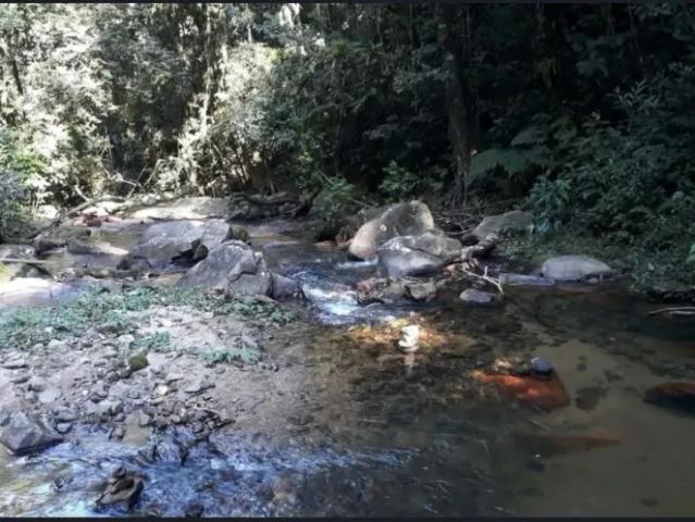 Sítio à venda em Tapiraí SP com uma linda cachoeira