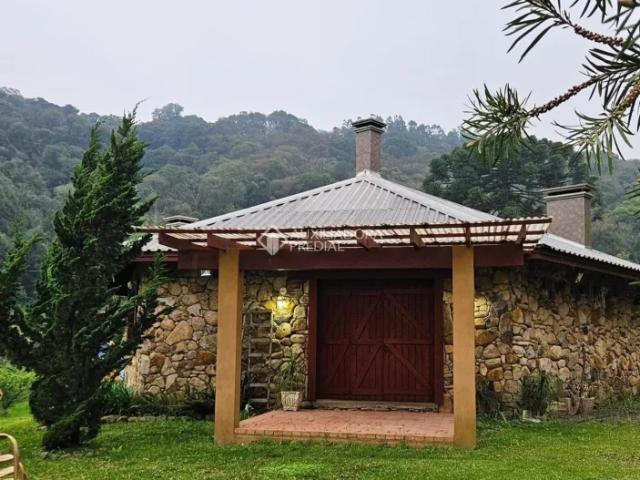 Sítio dos Sonhos à Venda com 8 Hectares de Natureza