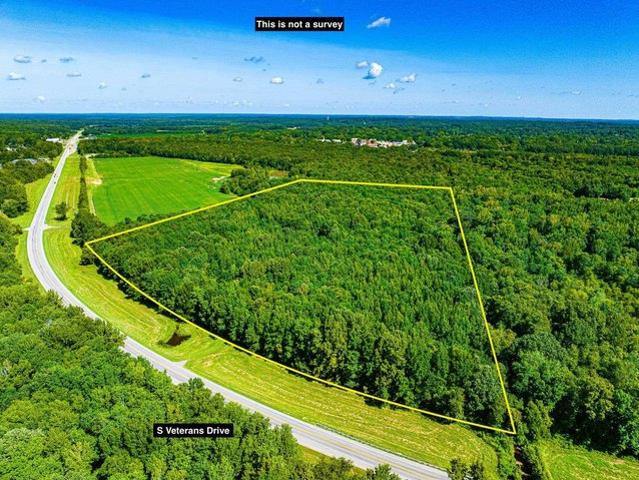 S Veterans Dr, Huntingdon, TN 38344