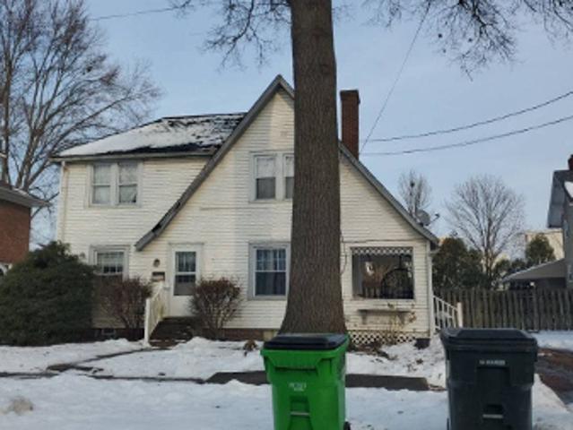 S Walnut St