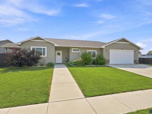 S Whisper Cove Trl, Sioux Falls, SD 57108