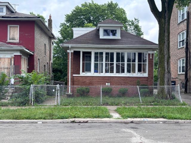 S Woodlawn Ave