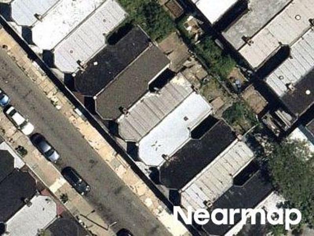 S Yewdall St