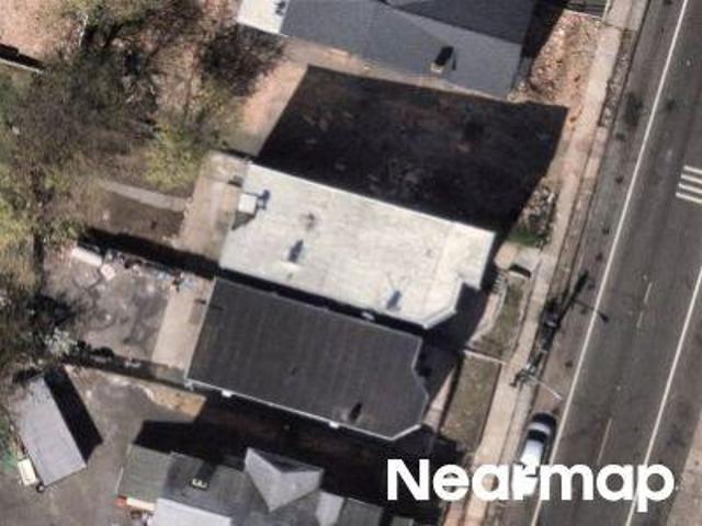 S 17th St