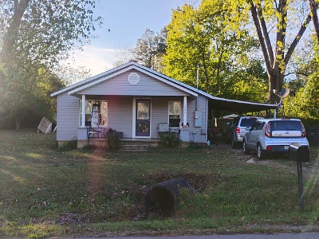 S 11th St