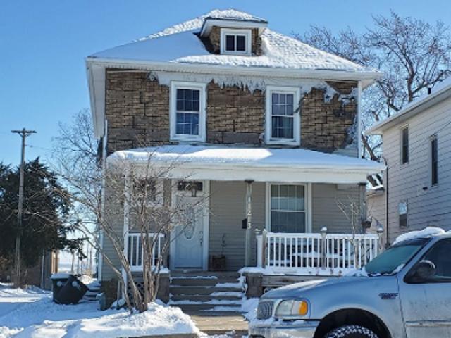 S 11th St