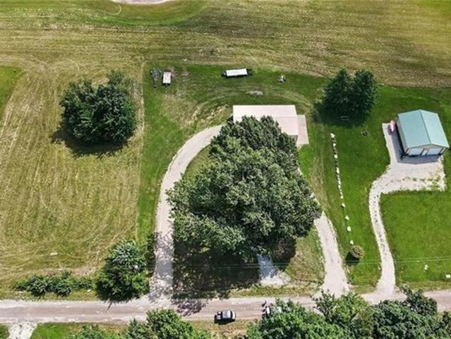 S 128 Gulfstream Dr, Gallatin, MO 64640