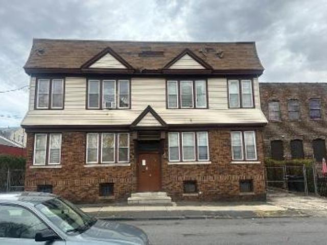 S 12th St