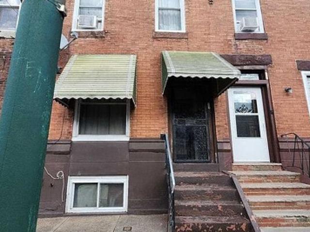 S 22nd St
