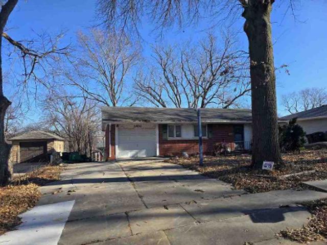 S 36th St