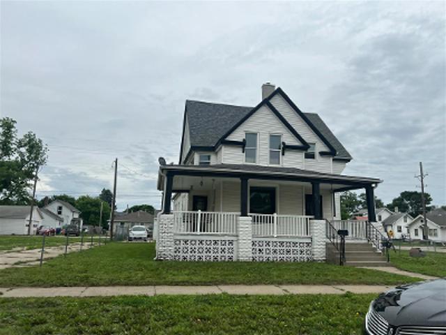 S 8th St