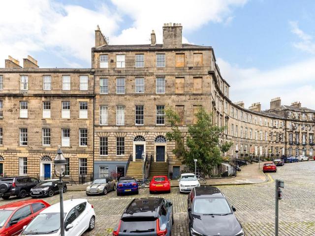 Scotland Street, Edinburgh 3 bed apartment to rent £2,700 pcm £623 pw