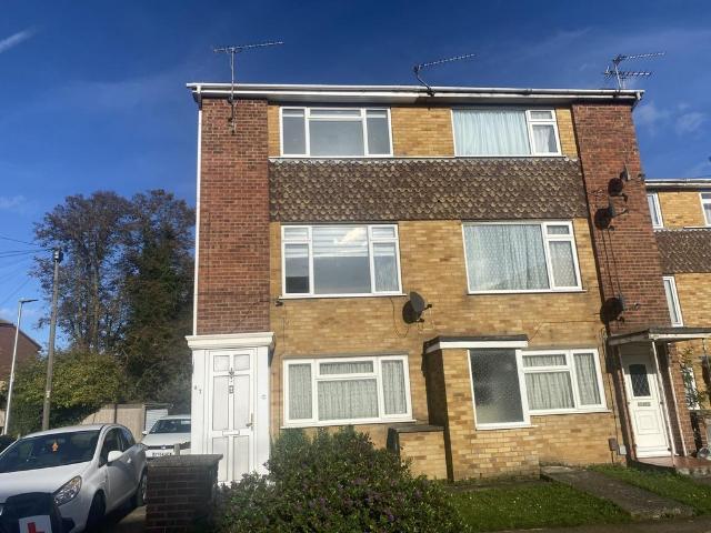 Scott Avenue, Gillingham, Kent, ME8 2 bed maisonette to rent £1,150 pcm £265 pw