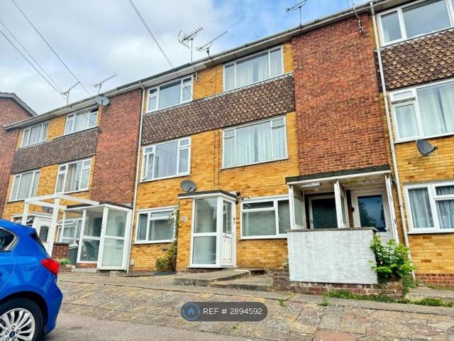 Scott Avenue, Rainham, Gillingham ME8, 2 bed maisonette to rent, £1,300 pcm | PrimeLocation