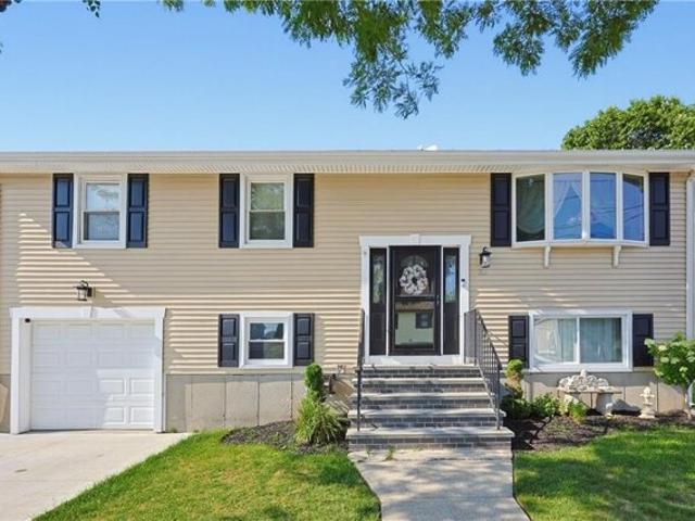 Scott Dr, East Providence, Home For Sale